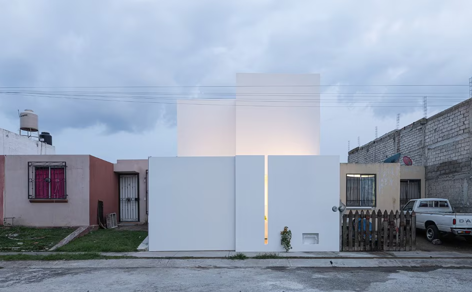 Una Casa Blanca en Tala, Jalisco México: La Renovación Silenciosa que ...